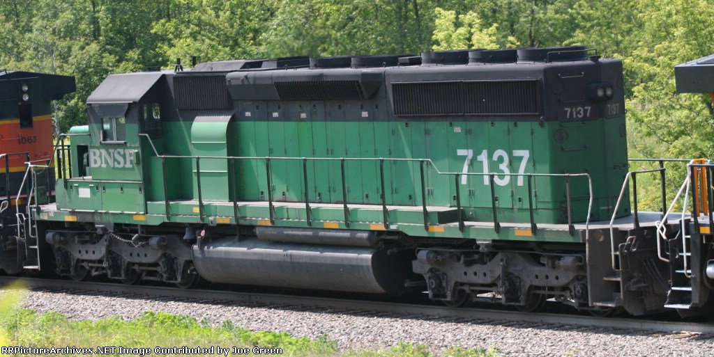 BNSF 7137